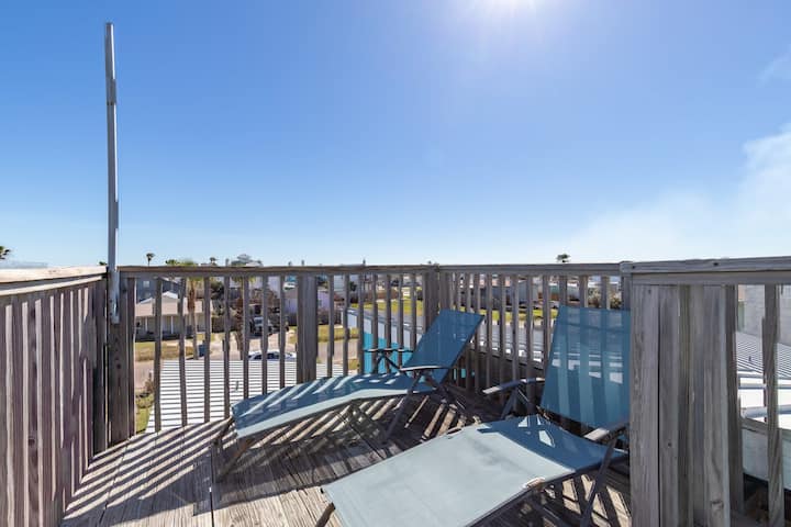Blue Ivy | Rooftop Deck, Amazing Location + Views! - Aransas Pass, TX