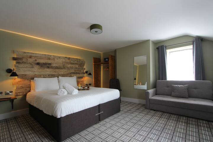5. Deluxe Family Or Family Hotel Room - Cardiff