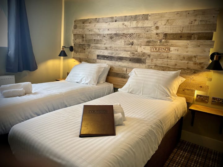 7. Luxury Super King Or Twn Room - Cardiff