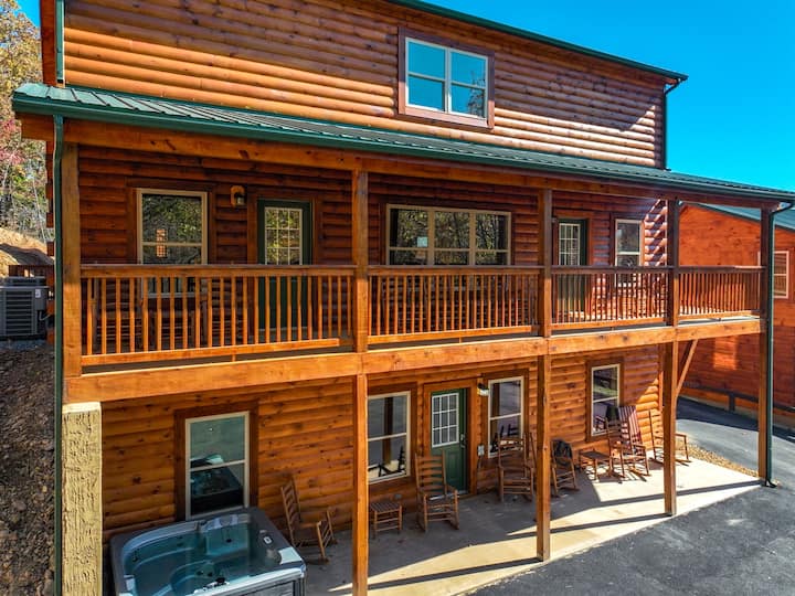 5br Smoky Mtn Cabin | Hot Tub & Game Room