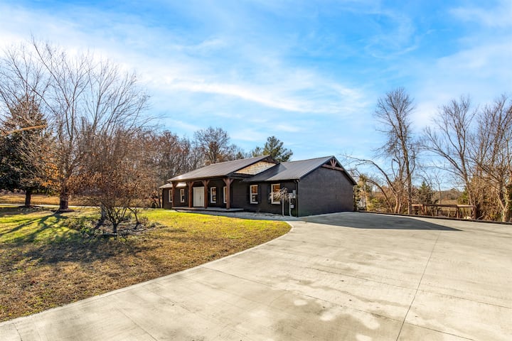 9 Bed&ensuite Bath ~ Theatre ~ Game Room ~ Fire Pi - Sevierville