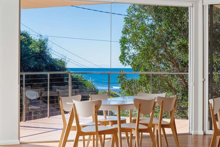 Modern Beach Mansion 2 Minutes From Water - The Entrance