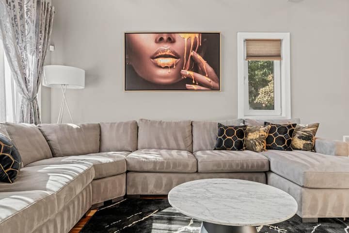 Luxury Home In Northern Liberties W/ 2 Car Parking - Philadelphia, PA