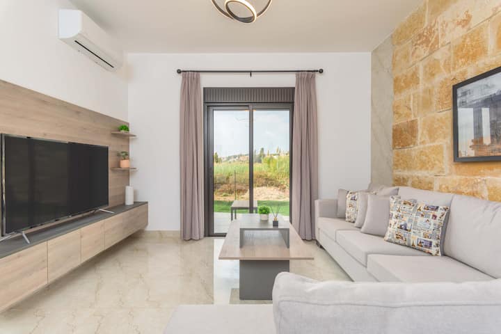 Glow 01 - Stylish 2-br Apt W/ Backyard In Batroun - Lebanon