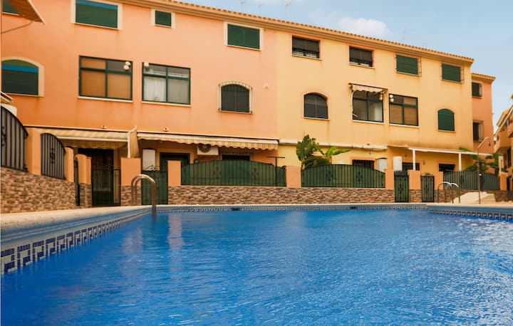 3 Bedroom Stunning Apartment In Los Alcázares - Los Alcázares