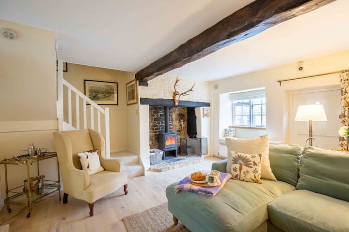 Dog Friendly Cotswold Cottage -Cub Cottage - Winchcombe