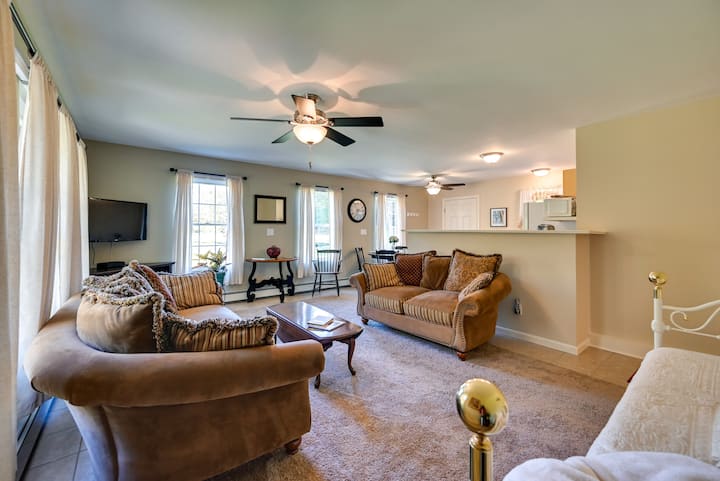 Quiet Killingworth Rental W/ Deck & Grill! - Madison, CT