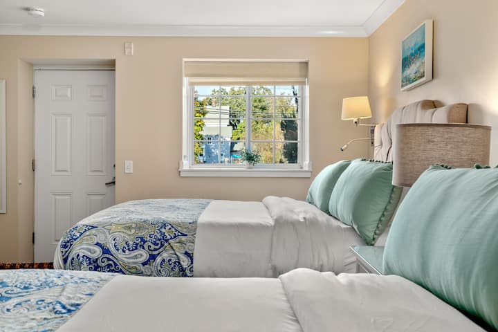 Serene Escape | Double Queen | Steps To Nbpt - Newburyport, MA