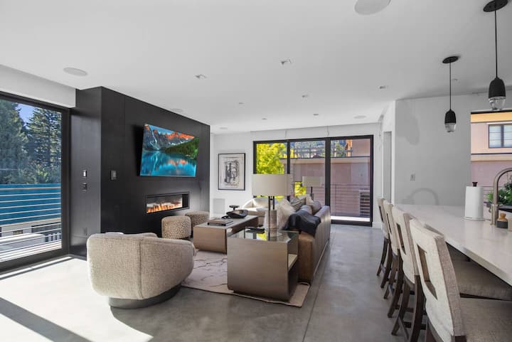 Modern Luxury Living In Downtown Ketchum - Sun Valley, ID