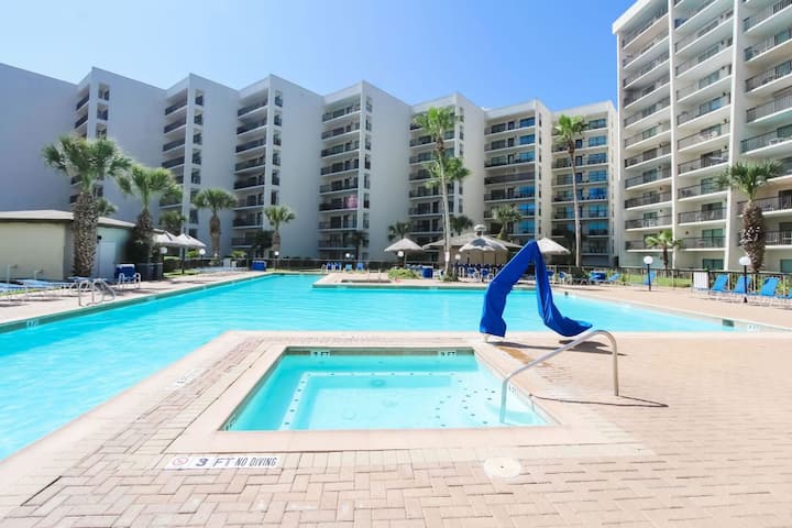 Spacious 2br Beach Condo | Ocean Views + Pool - Port Isabel, TX