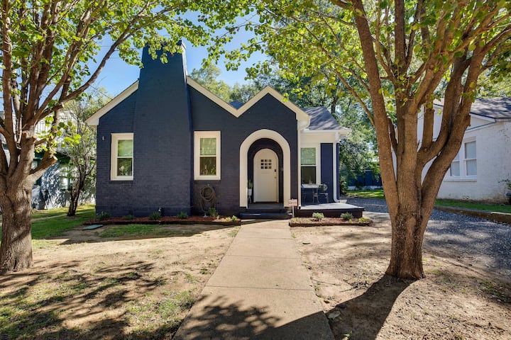 Walkable Tyler House W/ Deck: 1/2 Mi To Downtown! - Tyler, TX