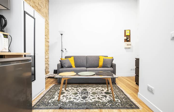 A Bright Studio In Montorgueil - Paris