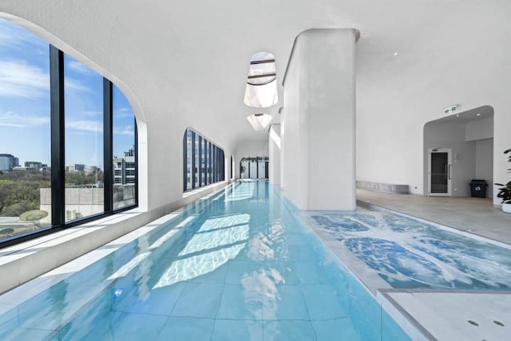 Heated Pool| Designer City Gem W/gym Sauna|skybus - Melbourne