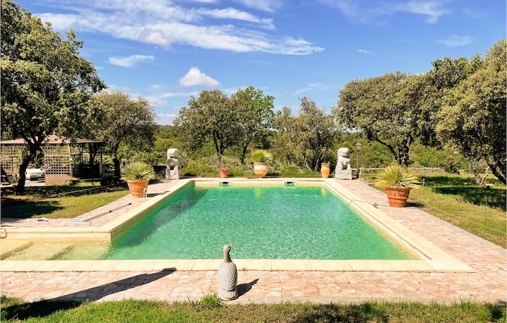 Nice Home In Venasque With Kitchen - L'Isle-sur-la-Sorgue