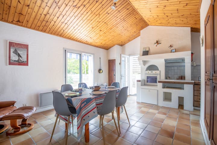 Grande Maison Pour 6 Personnes - 300m De La Plage - Barbâtre