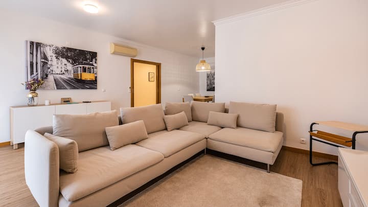 3 Bedroom Oeiras Wonder W/ Balcony By Lovelystay - Agualva-Cacém