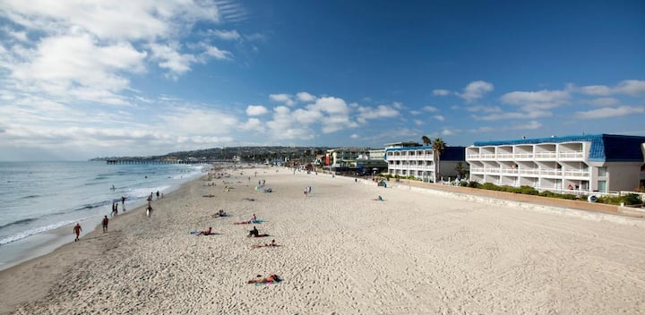 Family Vacation! Close To Seaworld! Onsite Pool! - San Diego, CA