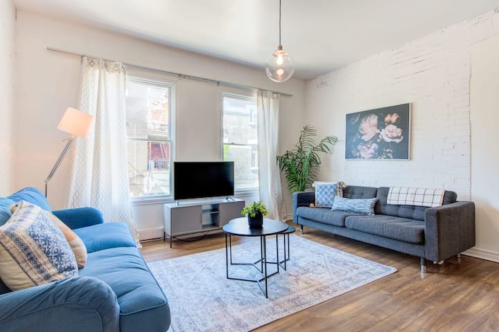 Stylish Le Plateau Apt | Walk To Eat, Shop & Metro - Laval