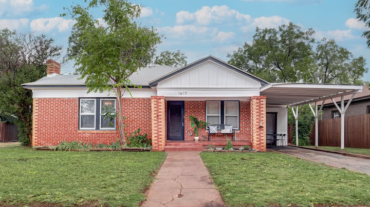 Kiri’s Kraal - Abilene, TX