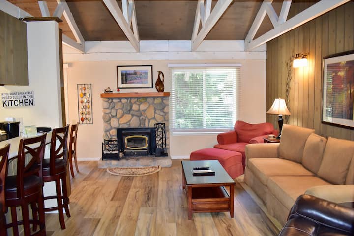 Seasons 4 #128 Nice, Convenient Corner Unit - Mammoth Lakes, CA