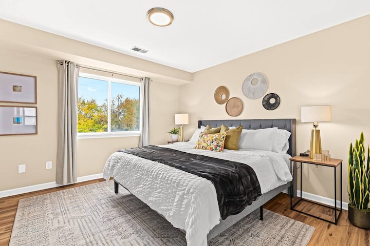 New!contemporary Upperflat Near Downtown Roseville - Warren, MI