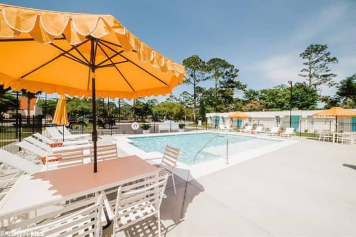 Cozy Starfish Retreat: Near Beaches & Pet-friendly - Gulf State Park, Orange Beach