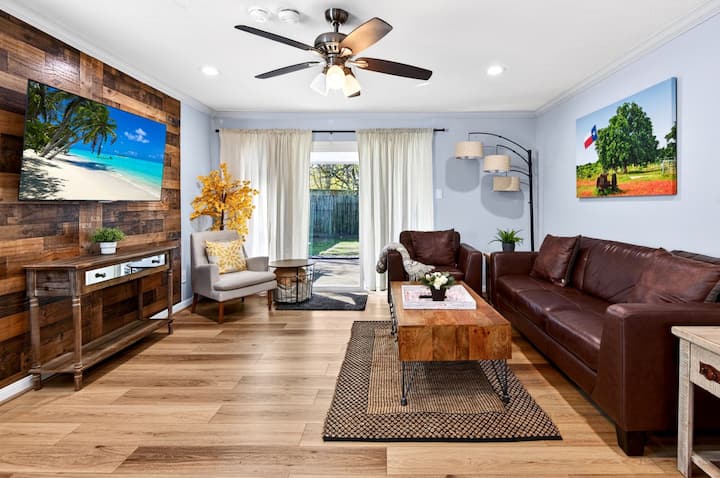 Woodlands Escape: Come To Relax. - The Woodlands, TX