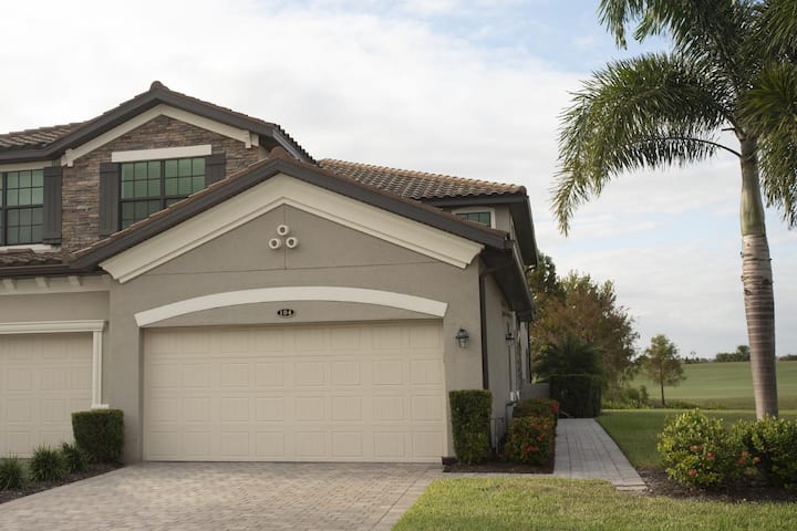 Lakesun - 3/2 Coach Home First Floor - Lakewood Ranch, FL