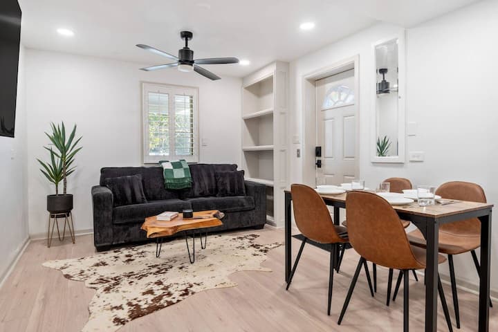 Modern King Bed | 15 Min To Dc | Backyard - Falls Church, VA