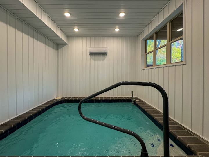 Mountain Haven - Pool Cabin In The Smokies!