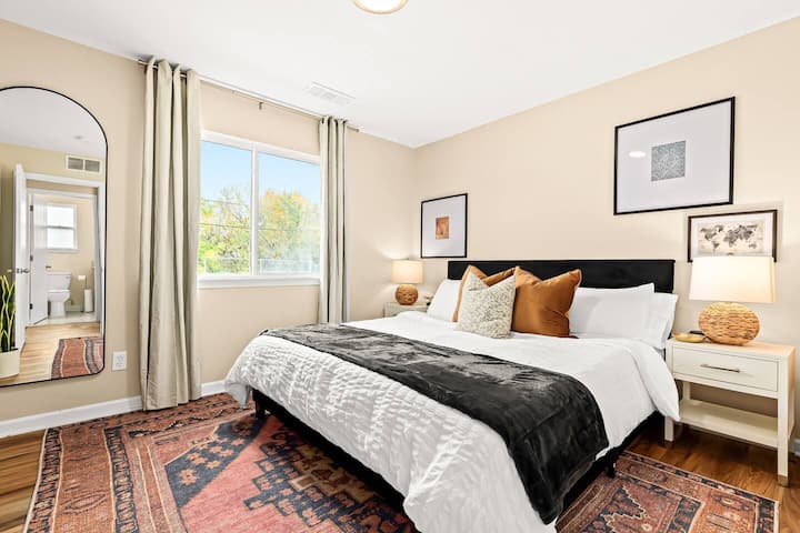 Brand New! Lower Flat 1br Near Downtown, Roseville - Warren, MI