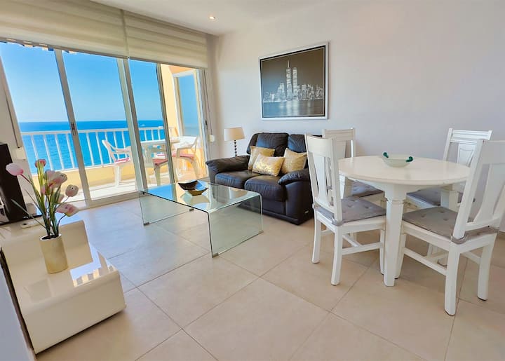 Diana 905. Superb 1b 1st Line Beach South-facing - Marbella