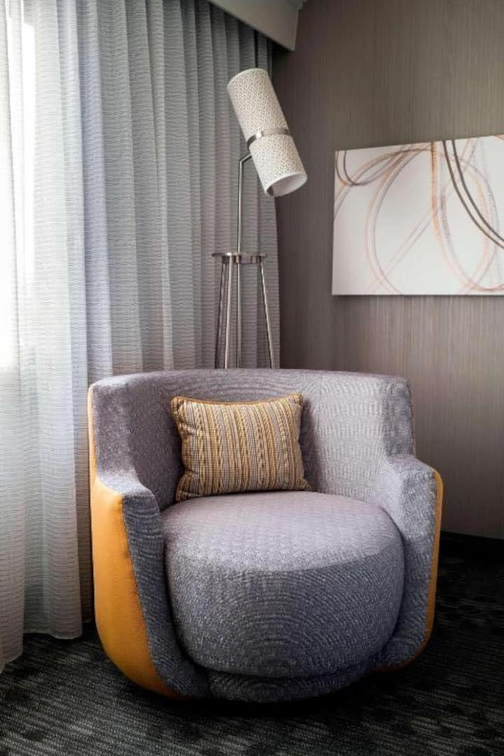 Your Getaway Starts Here! Pool, Free Parking! - Los Angeles, CA