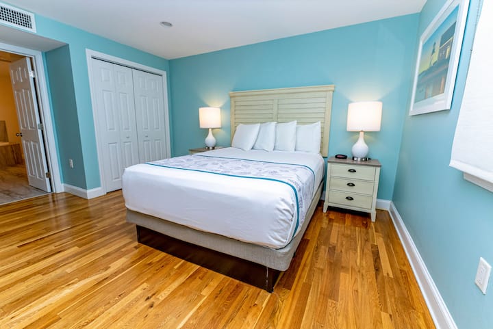 Oceanview Condo W/ Fireplace & Patio - Harwich, MA