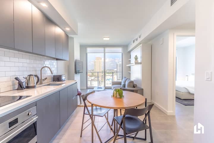 Dowtown Sleek Stay, Pool, Gym, Walk To Bayside Mkt - Miami