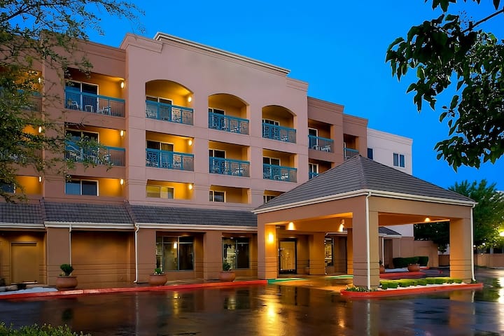 2 Pet-friendly Units W/ Self Parking & Starbucks! - Walnut Creek, CA