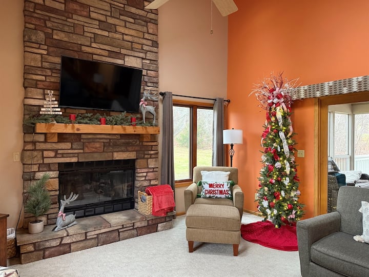 Holiday Ready*golf Course Views*hot Tub*fire Pit - Galena, IL