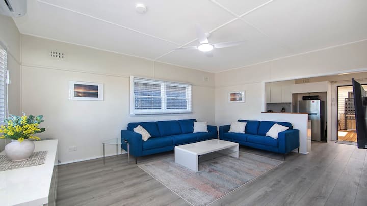 Crimson Belle, Ettalong Beach By Holidayco - Ettalong Beach