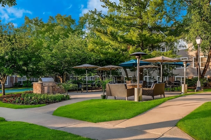 Pet-friendly Hotel! Full Kitchen & Free Breakfast! - Morristown, NJ