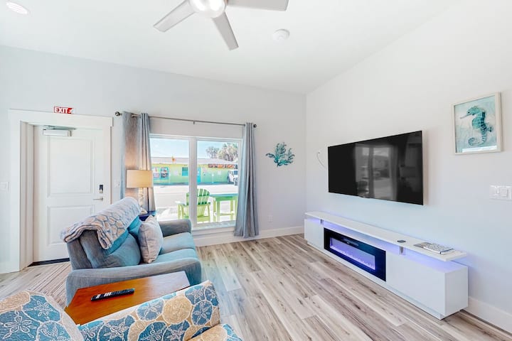 1br Near Beach With New Interior, Fireplace, & W/d - Flagler Beach, FL