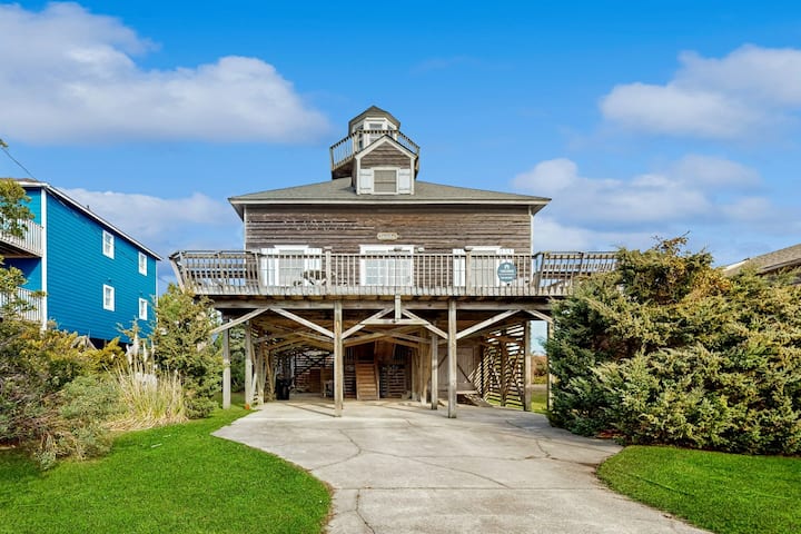 4br Wood-lined Coastal Home With Balcony & Ac - Waves, NC