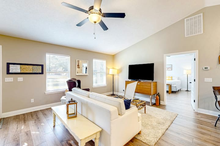 3br Dog-friendly Sunny Gulf Escape W/ Patio & W/d - パナマ・シティ, FL