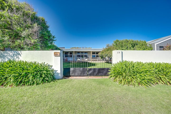 Peaceful Seaside Cottage - 15b Encounter Crescent, - Middleton
