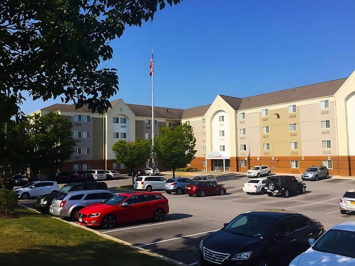 Cozy And Spacious Retreat, Pets Allowed, Kitchen! - Glen Burnie, MD