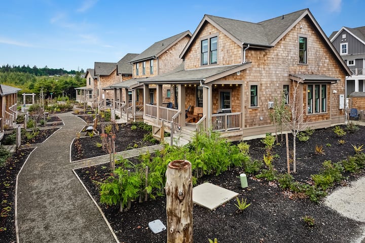 Beach Hair Don't Care:  Hot Tub, Close To Trails - Pacific Beach, WA