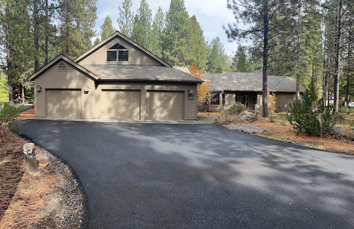 Big, Beautiful Golf Home, On The Golf Course - Sisters, OR
