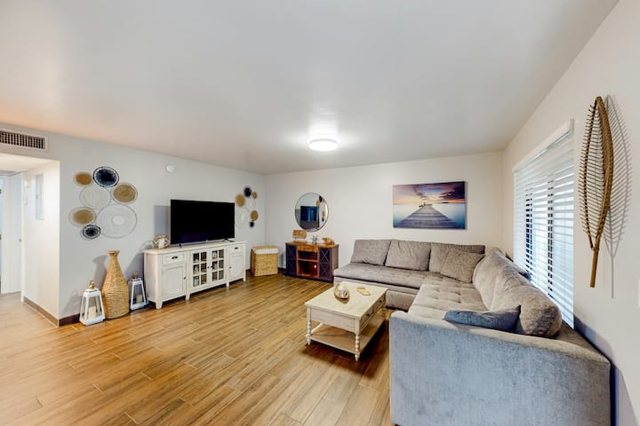 Dog-friendly Apartment Close To The Beach - North Palm Beach, FL