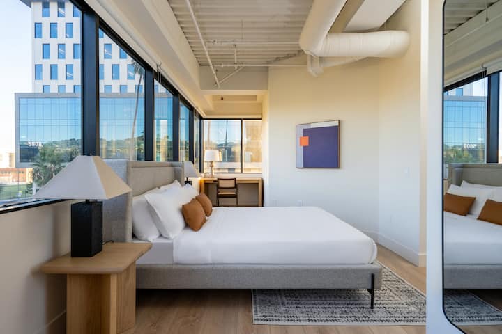 Kasa Sunset | Queen Studio Near Hollywood - Hollywood, CA