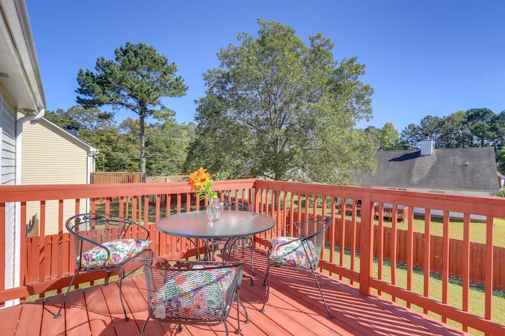 Spacious Georgia Home W/ Deck, Grills & Fireplace! - Riverdale, GA