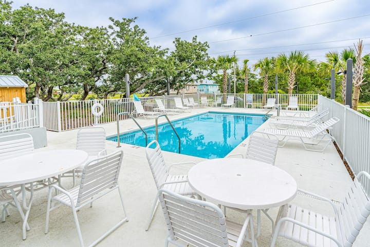 4br With Pool/hot Tub Access & Private Balcony - Gulf Shores, AL